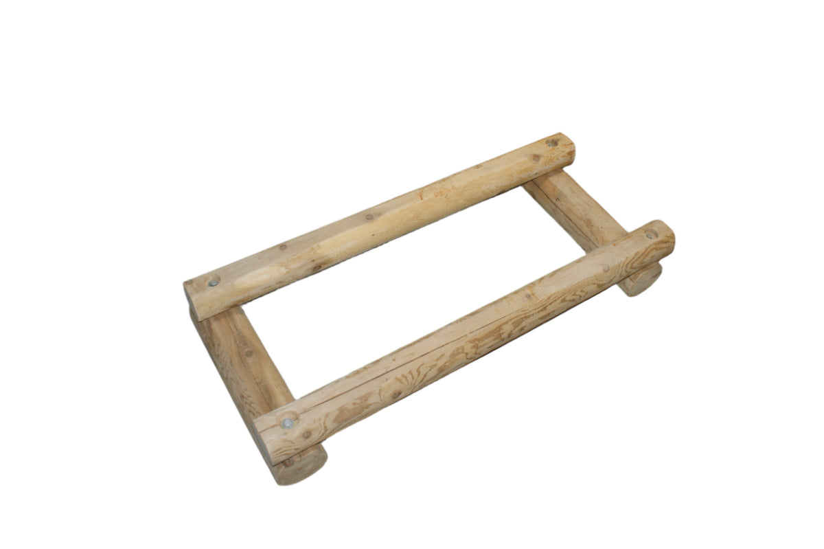 Cedar Log Hive Stand – BC Bee Supply