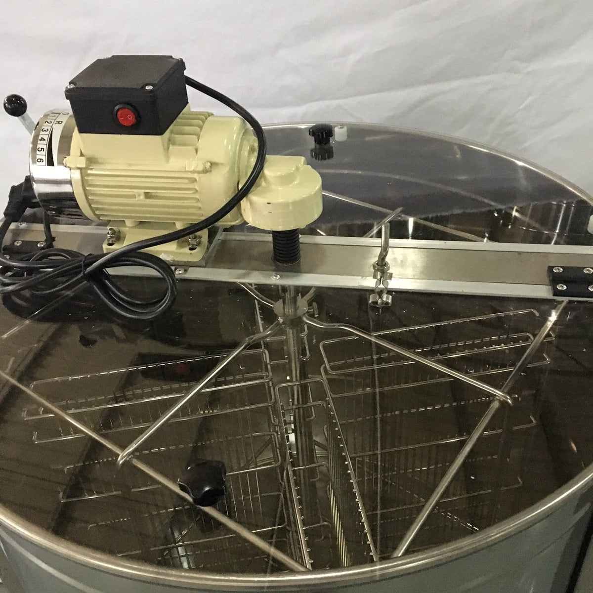 Extractor - 4 Frame Motorized – BC Bee Supply